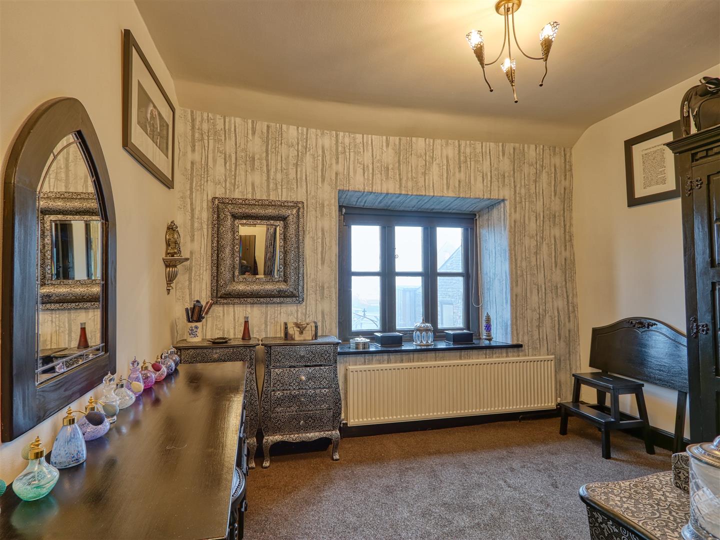 Houses, Bungalows and Land for Sale in Chesterfield, Mansfield and Derby